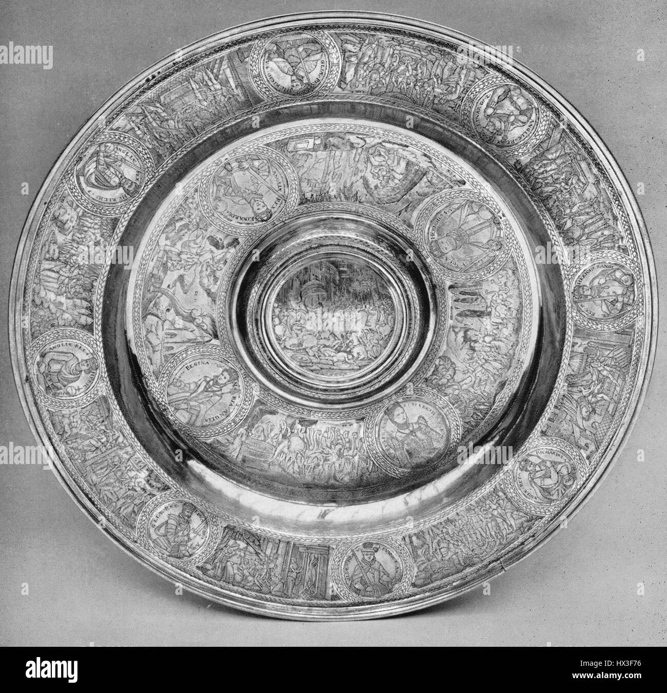 Ornate parcel-gilt Elizabethan rosewater basin, 1567 Stock Photo - Alamy