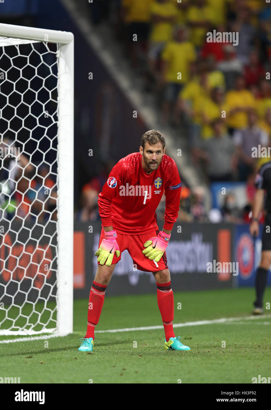 Sweden goalkeeper hi-res stock photography and images - Alamy