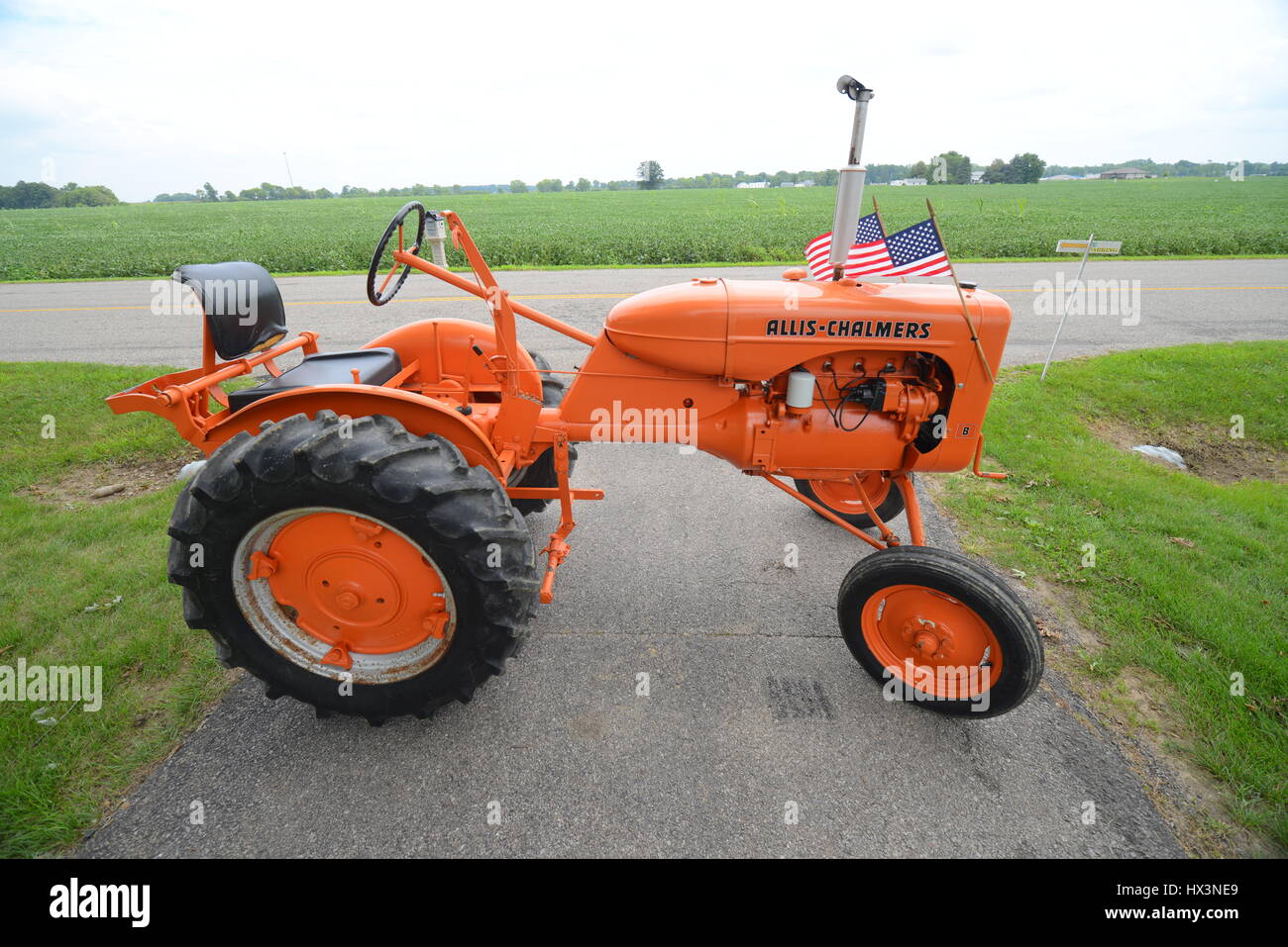 old antique tractor Stock Photo - Alamy