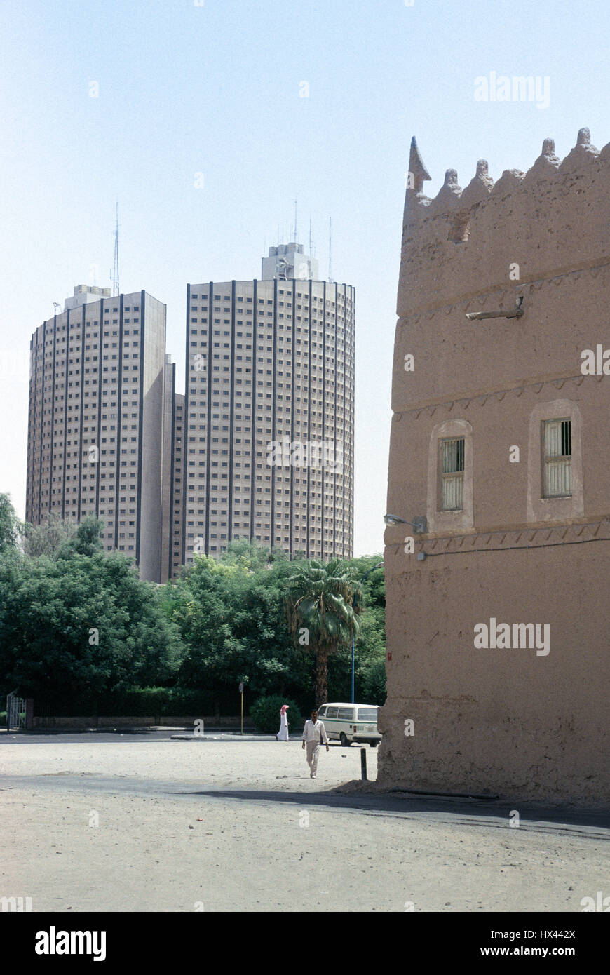 Riyadh street scenes hi-res stock photography and images - Alamy