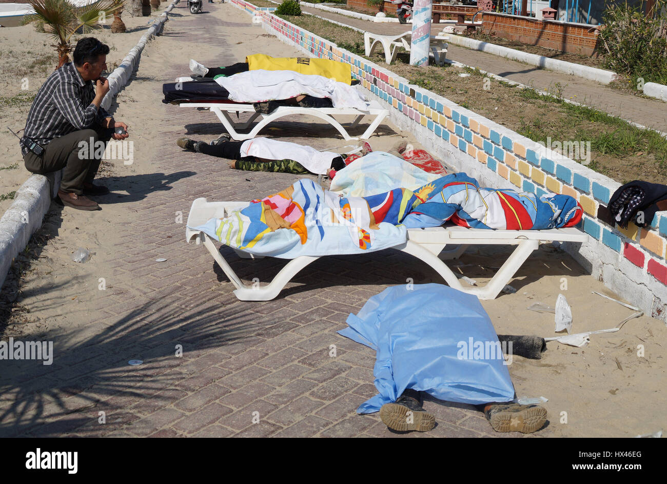 Drowned bodies hi-res stock photography and images - Alamy