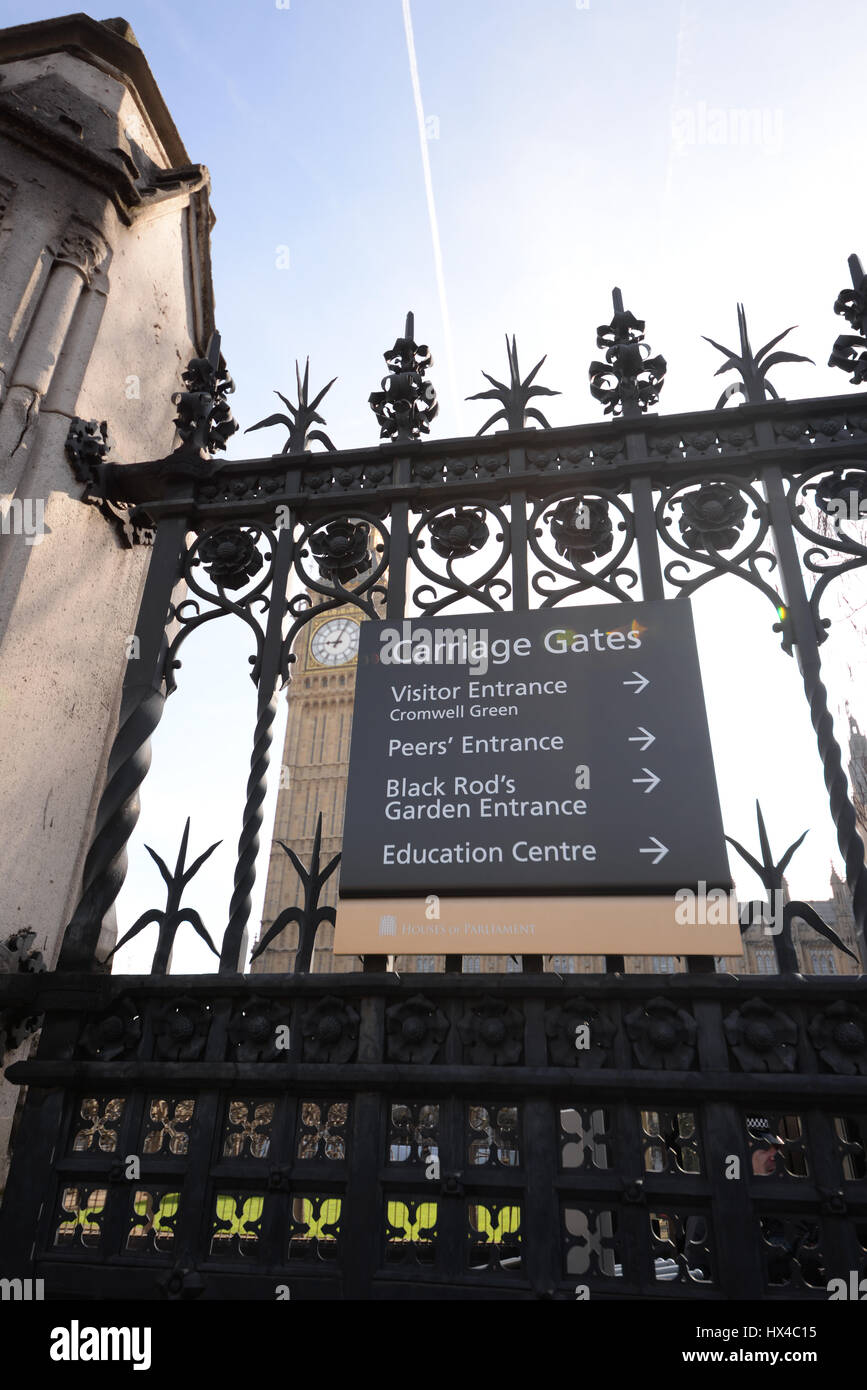 Carriage gate houses parliament hi-res stock photography and images - Alamy