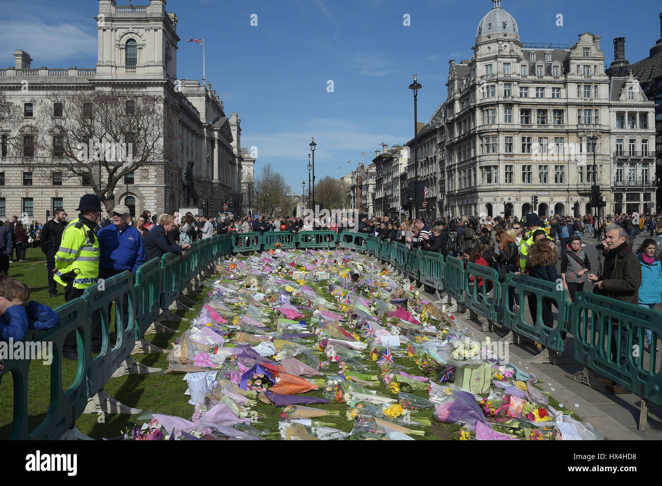 London, UK. 25th Mar, 2017. London in the aftermath of a terrorist ...