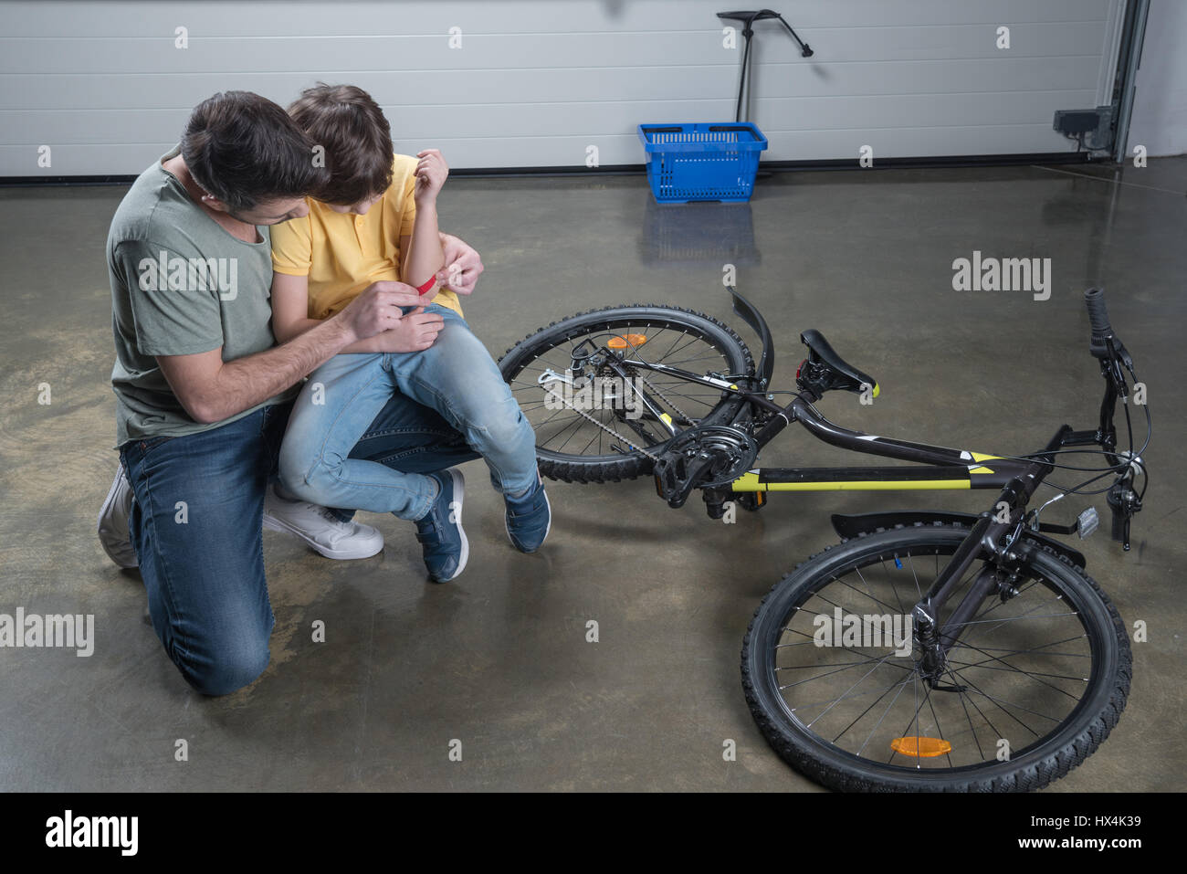 Falling Off Bicycle High Resolution Stock Photography and Images - Alamy