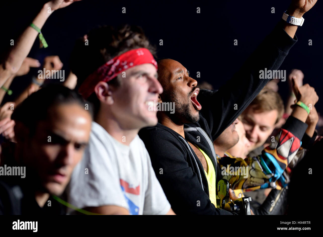Hip hop concert crowd hi-res stock photography and images - Alamy