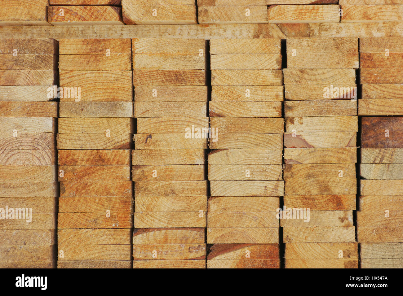 Wooden planks for the construction of pallets Stock Photo - Alamy