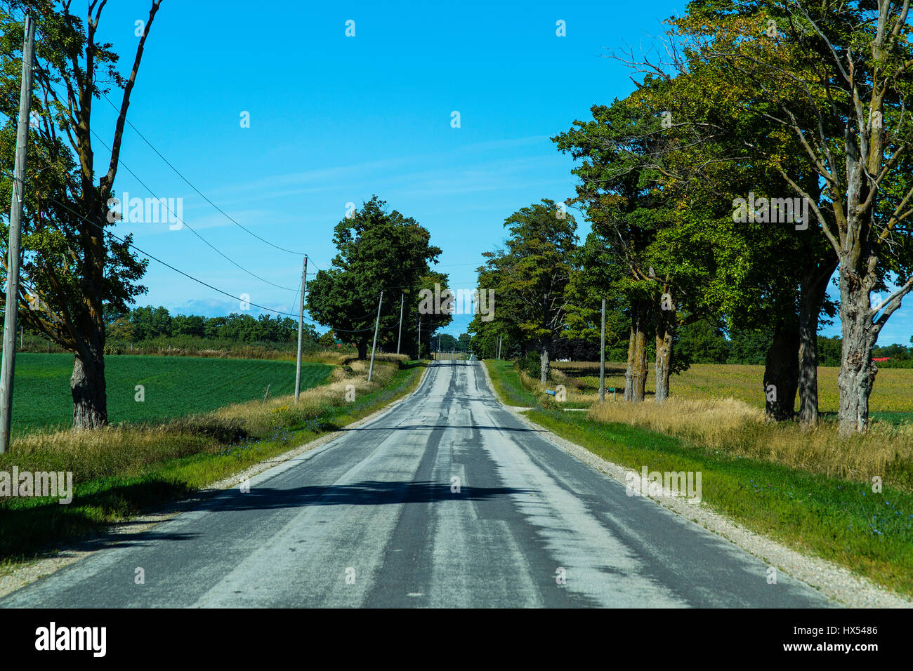 Paved travel hi-res stock photography and images - Alamy