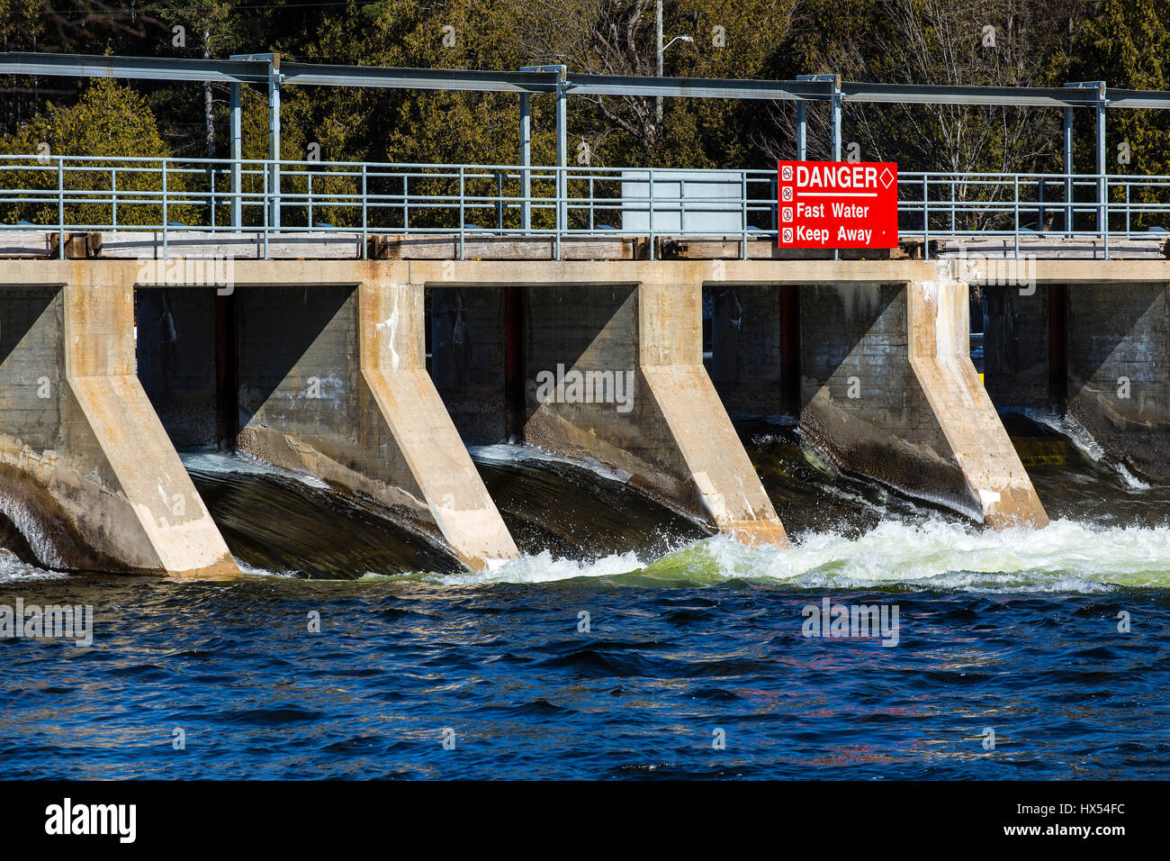 Dam and flood hi-res stock photography and images - Alamy