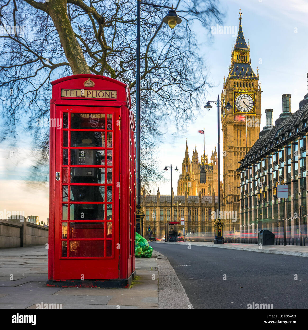 Red phone box no people london red phone box hi-res stock photography ...
