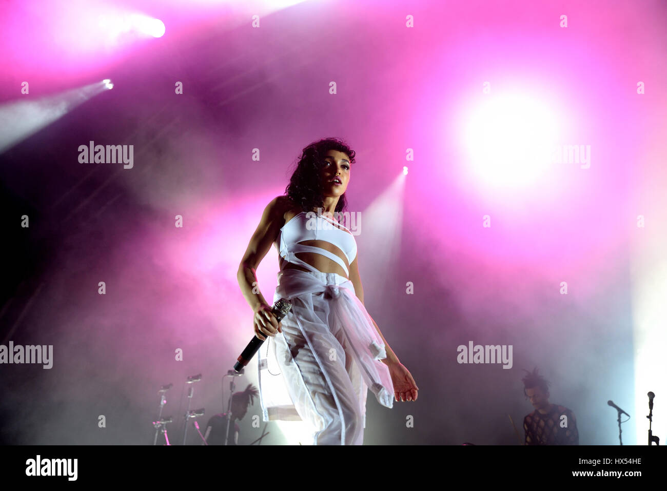 BARCELONA - JUN 20: FKA Twigs (band) in concert at Sonar Festival on ...
