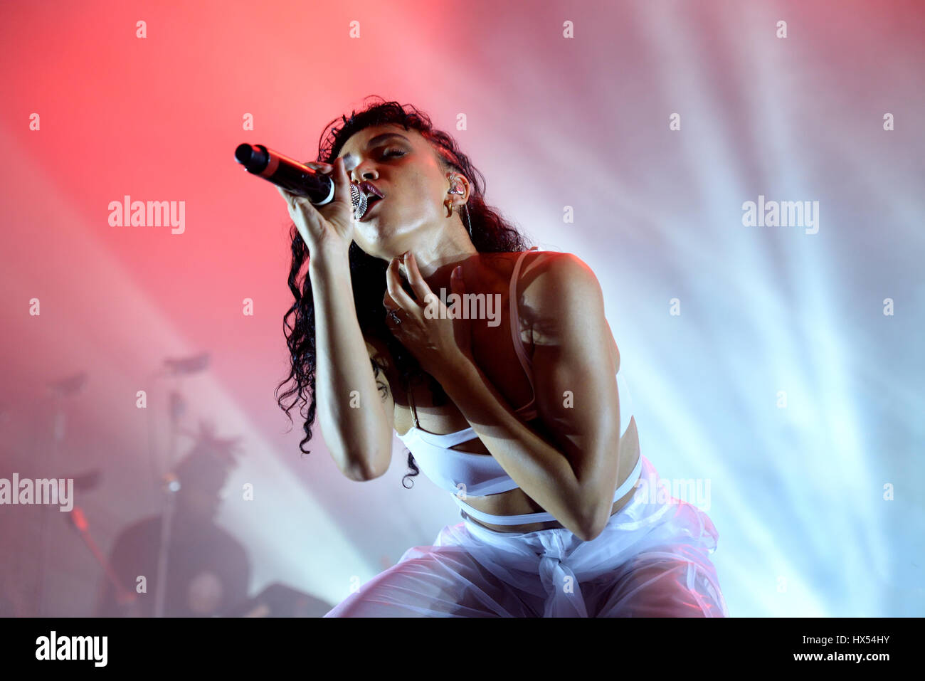 BARCELONA - JUN 20: FKA Twigs (band) in concert at Sonar Festival on ...