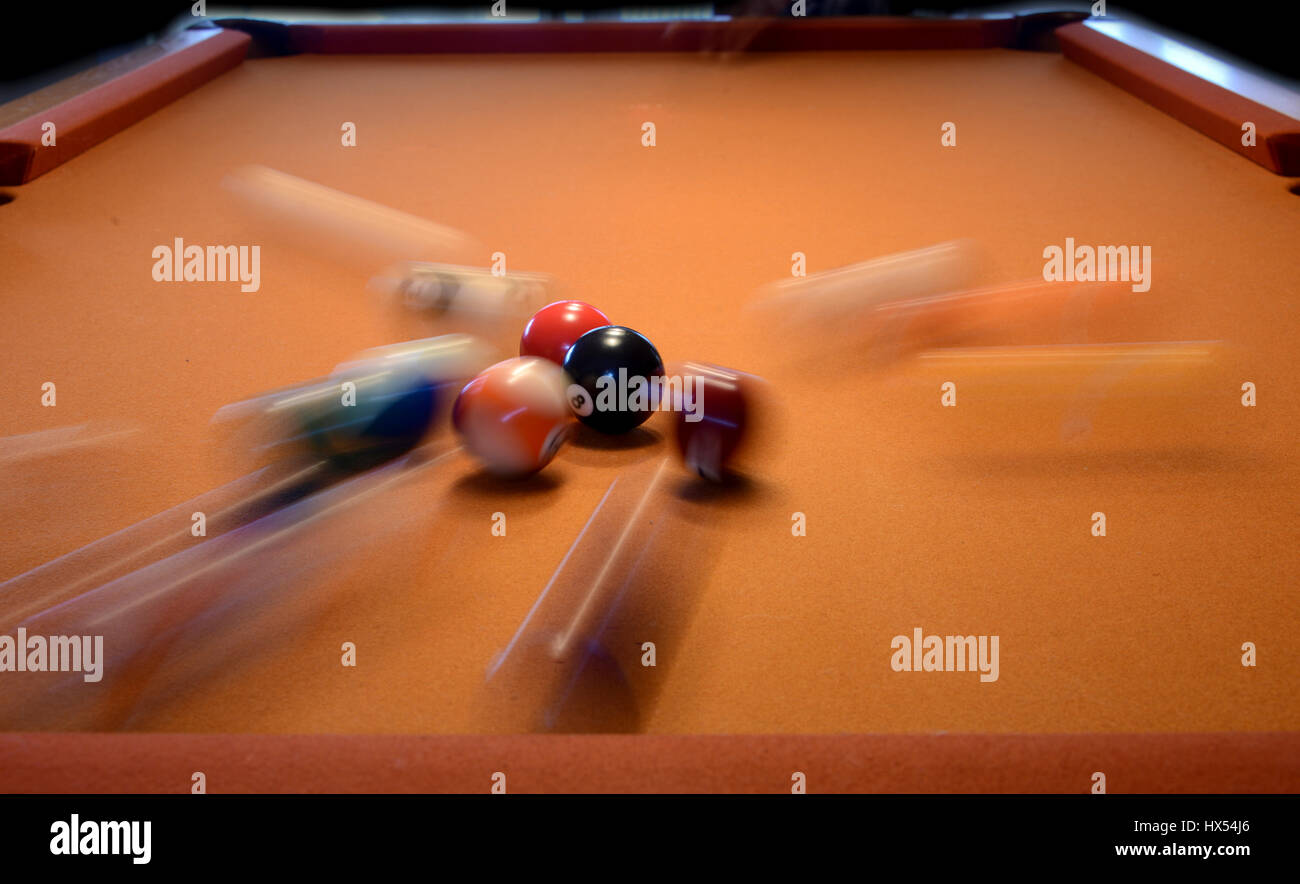 Snooker billiards hi-res stock photography and images - Alamy
