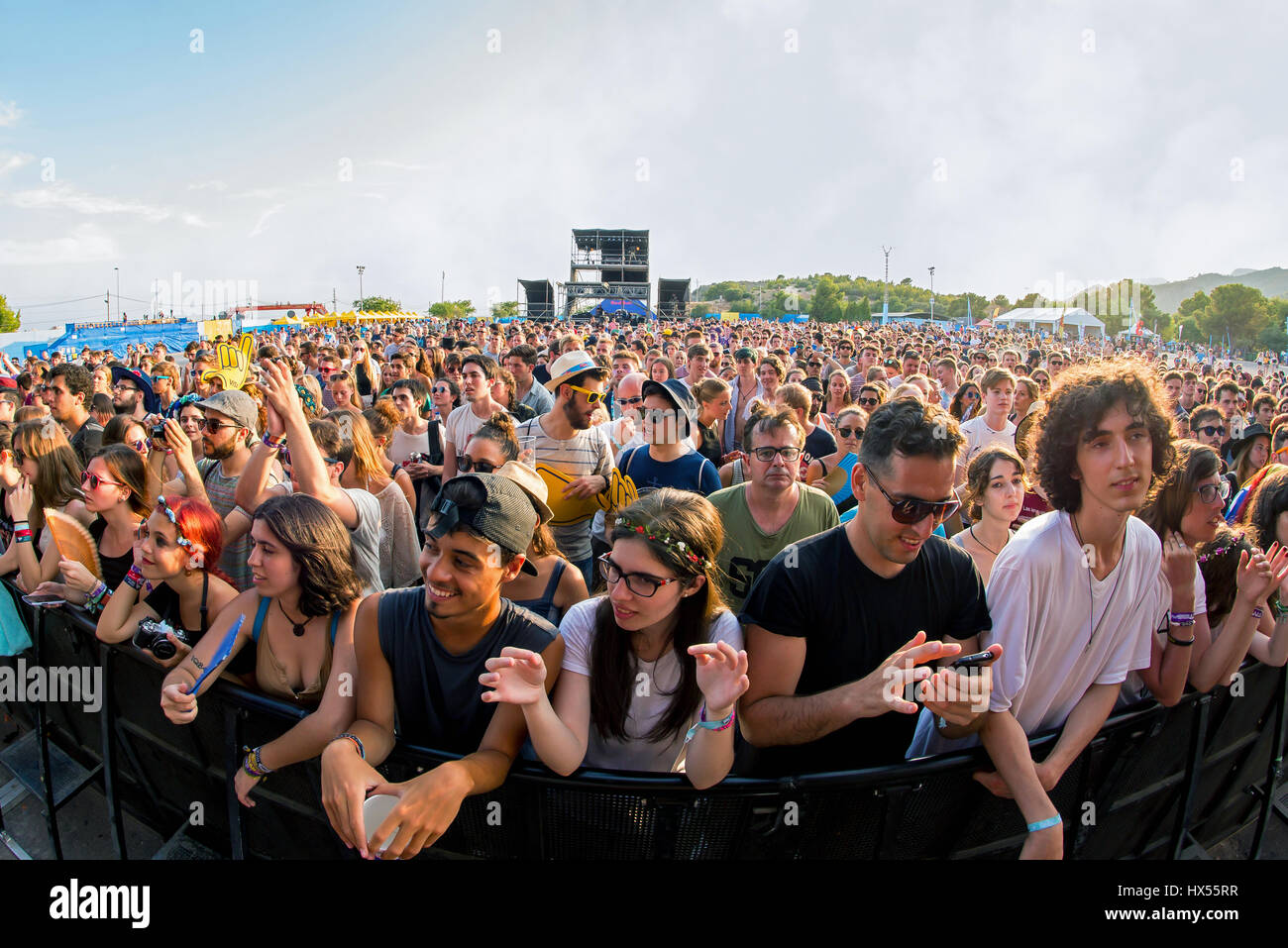 Teen concert singing hi-res stock photography and images - Alamy