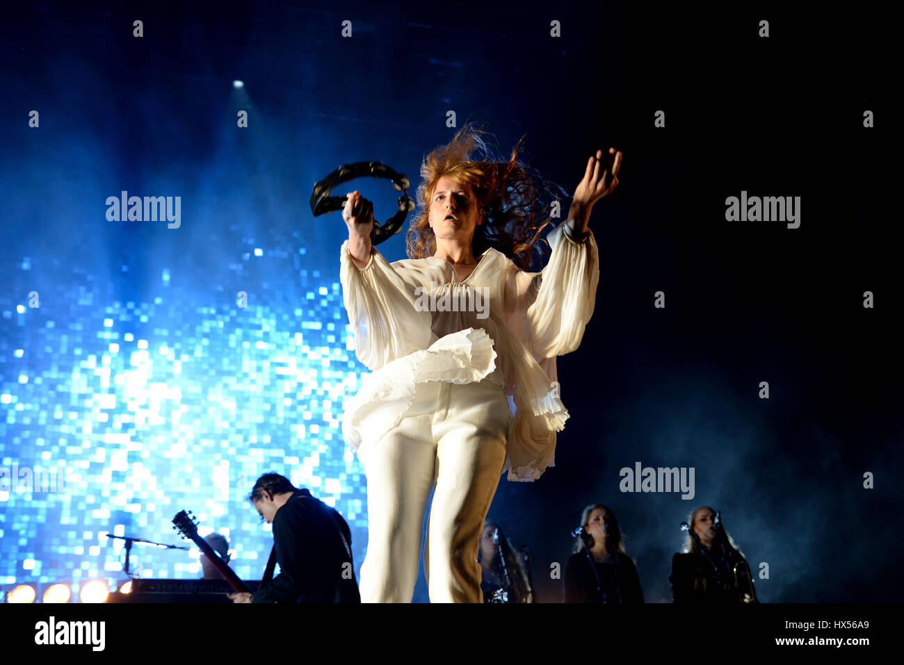 Florence the machine singer hi-res stock photography and images - Alamy
