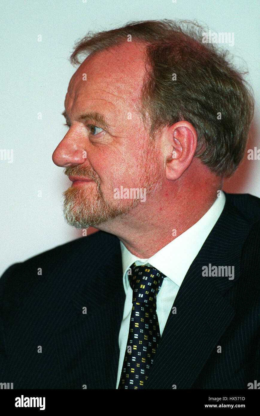Labour mp robin cook hi-res stock photography and images - Alamy