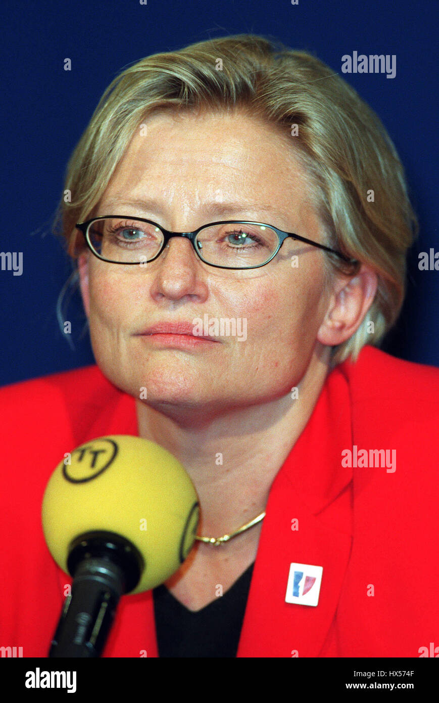 ANNA LINDH FOREIGN MINISTER OF SWEDEN 02 December 2000 EUROPEAN SUMMIT NICE 2000 NICE Stock ...