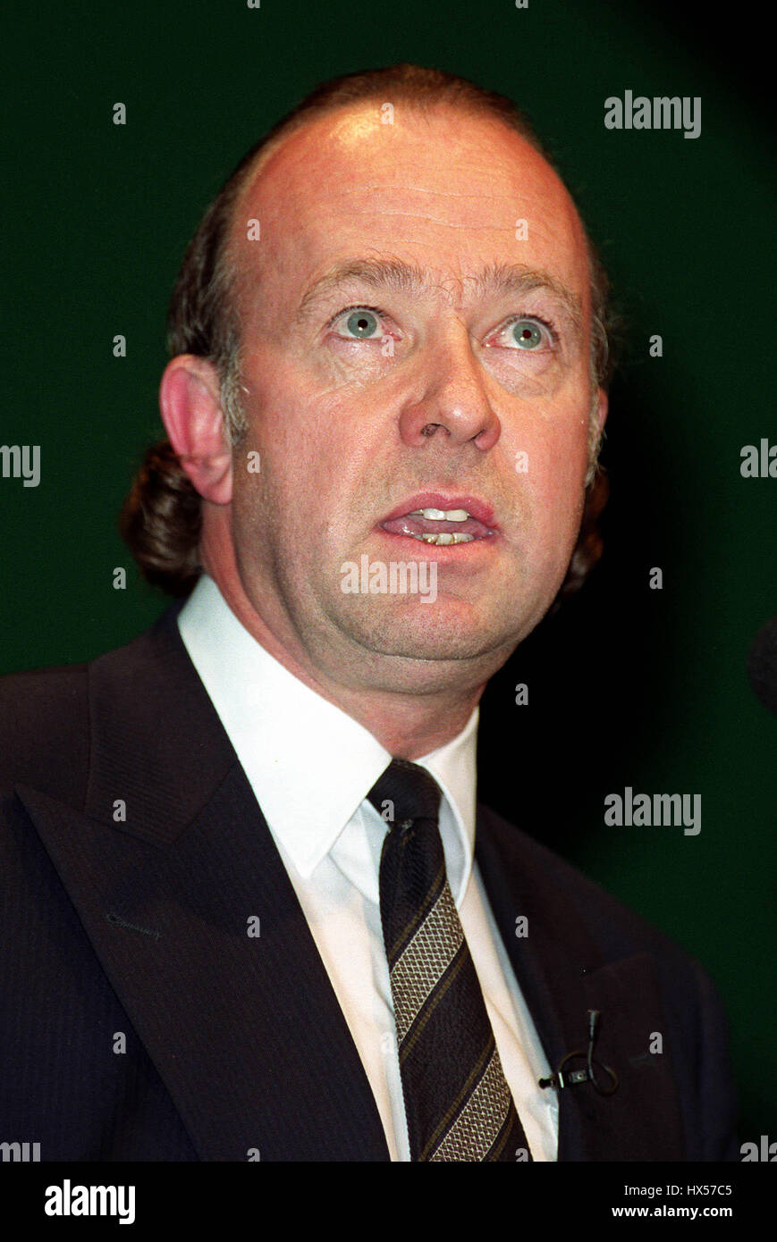NIGEL CROUCH INDUSTRIALIST DTI 25 April 2000 Stock Photo - Alamy