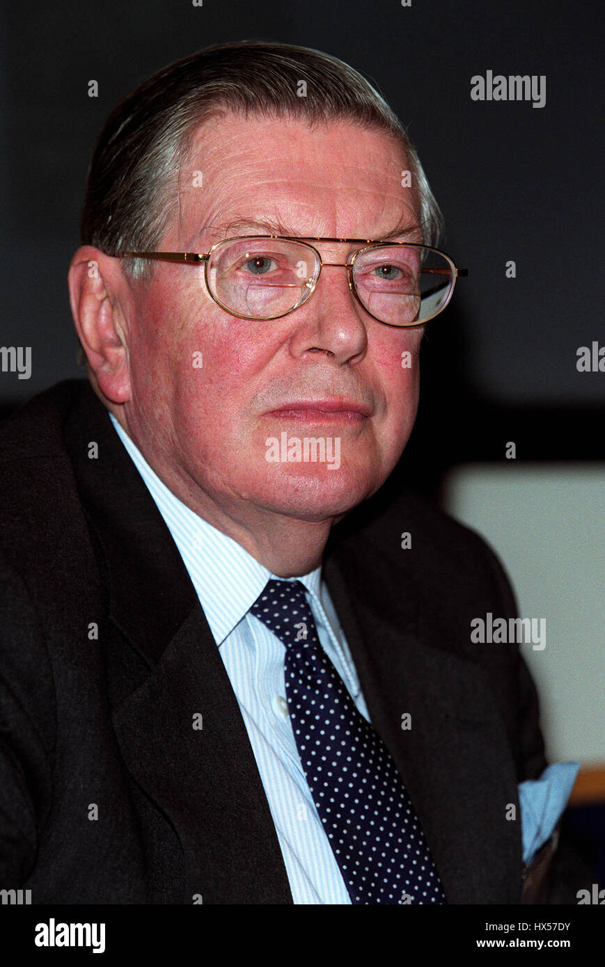 SIR JOHN QUINTON CHAIRMAN OF POLICE COMMITTEE 22 March 2000 Stock Photo ...
