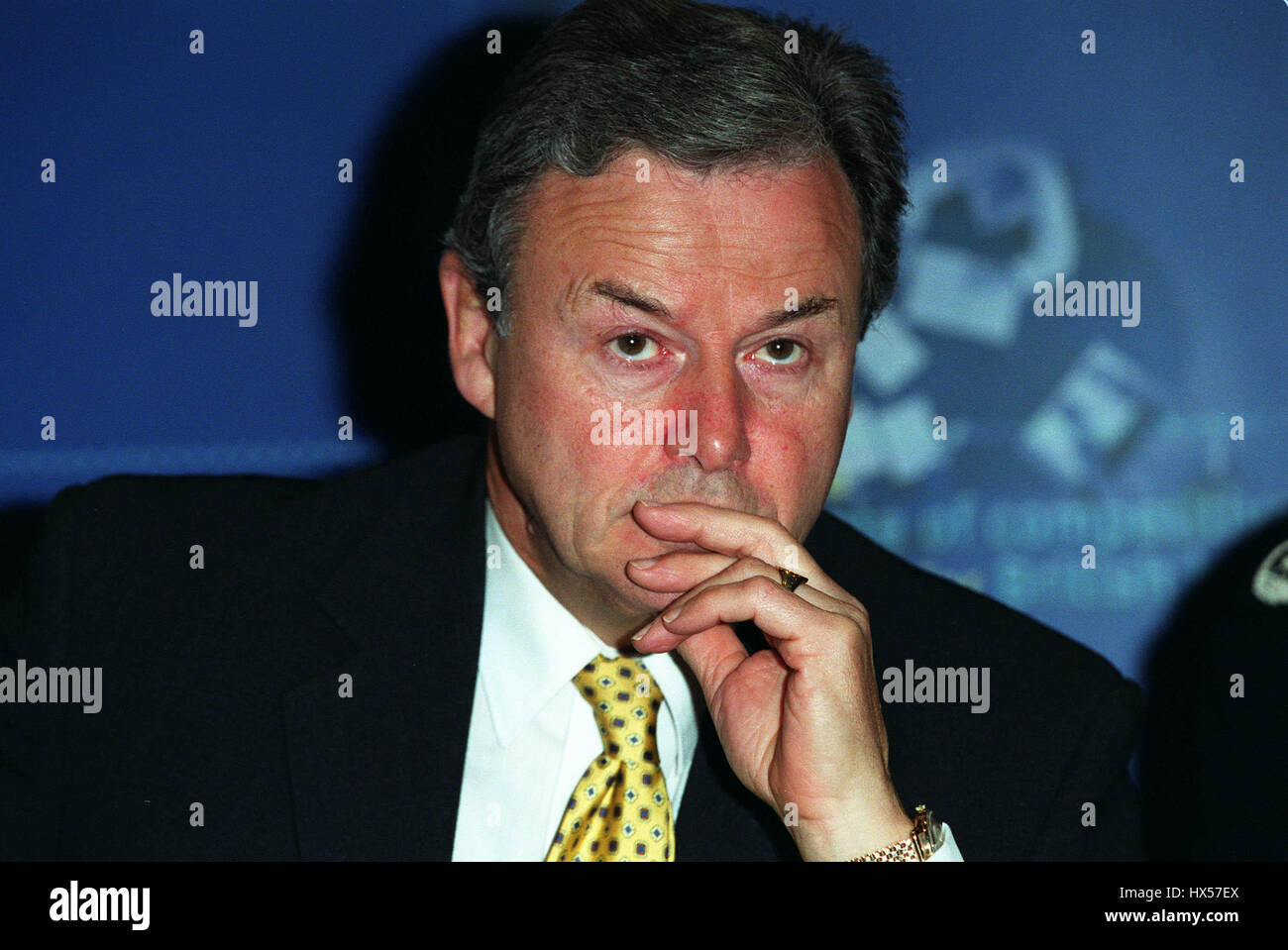 SIR CLIVE THOMPSON PRESIDENT OF CBI 22 March 2000 Stock Photo - Alamy