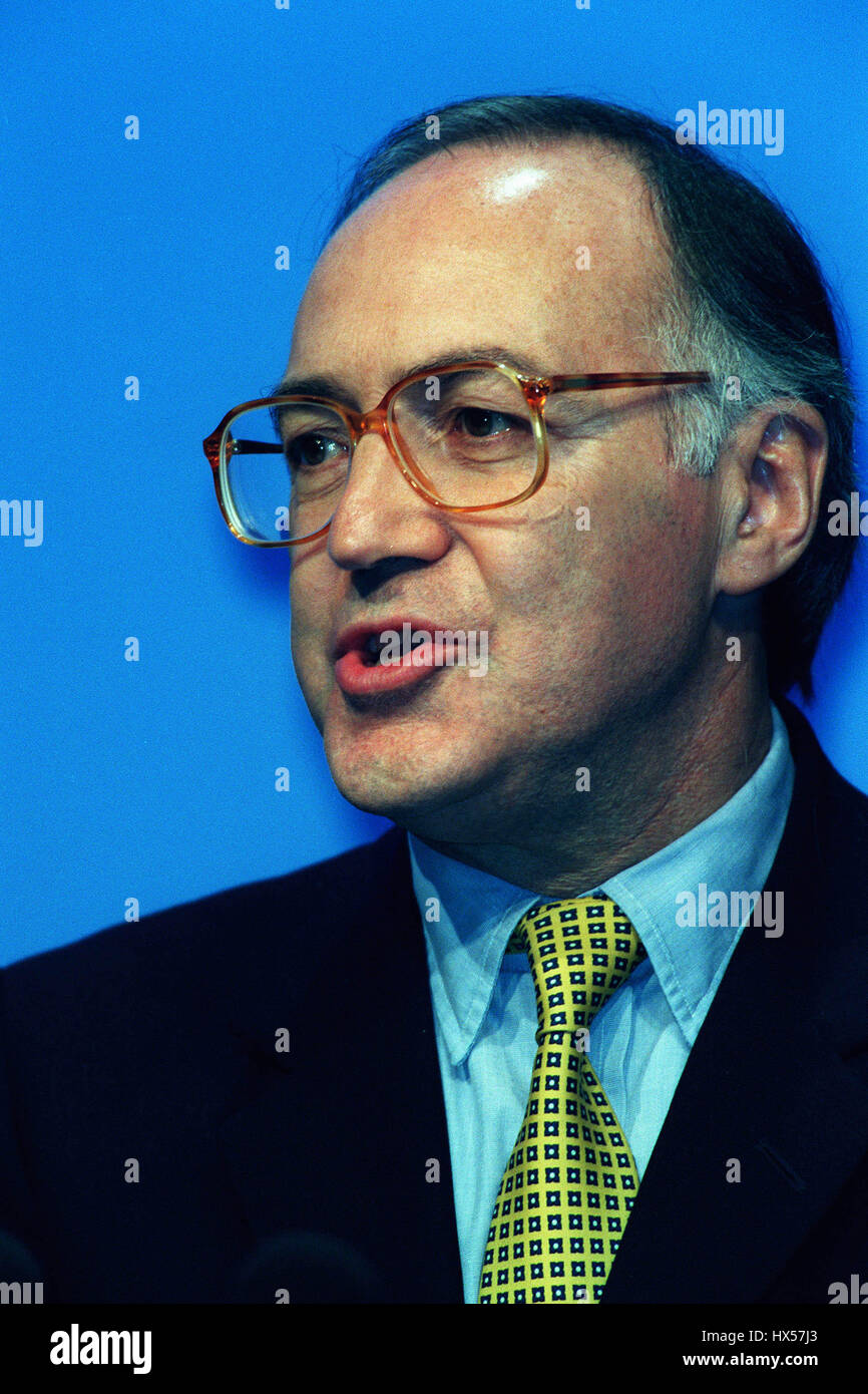 MICHAEL HOWARD QC MP SHADOW FOREIGN SEC. 13 October 1998 Stock Photo ...