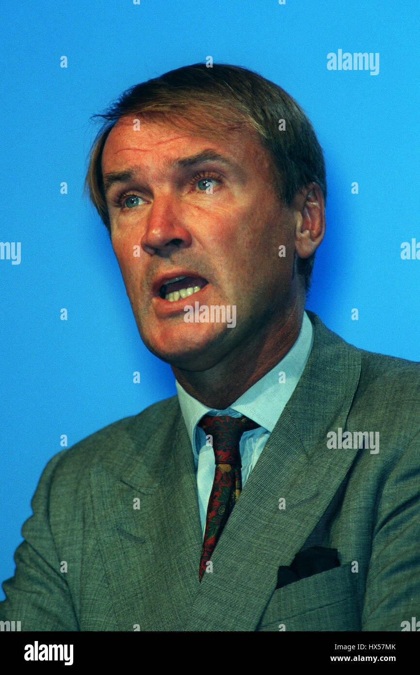 Andrew mackay mp hi-res stock photography and images - Alamy