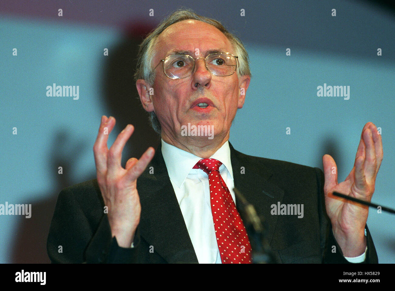 DONALD DEWAR MP SECRETARY OF STATE TO SCOTLAND 04 October 1999 Stock ...