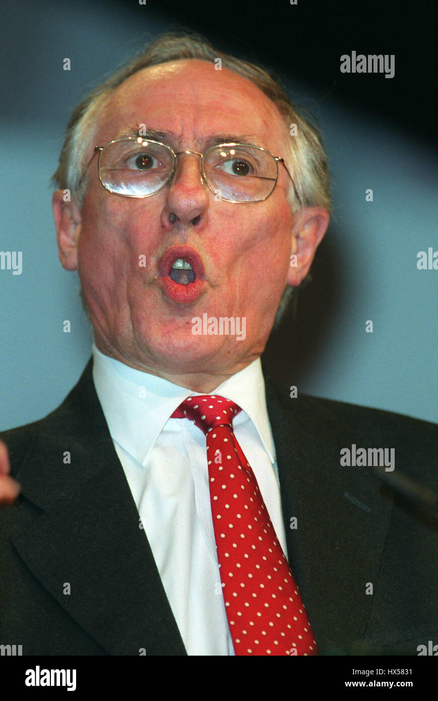 DONALD DEWAR MP SECRETARY OF STATE TO SCOTLAND 04 October 1999 Stock ...