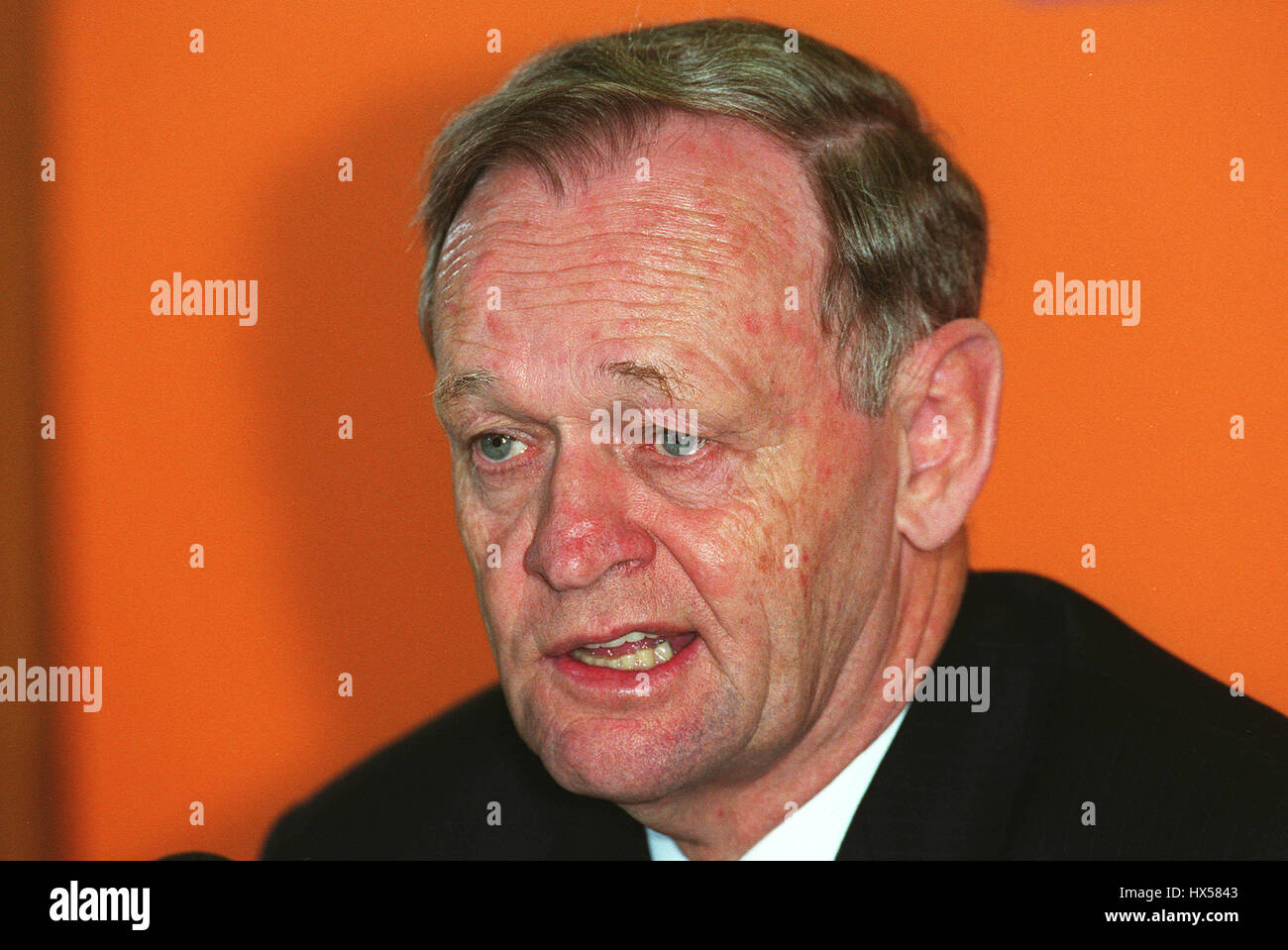 JEAN CHRETIEN PRIME MINISTER OF CANADA 21 June 1999 Stock Photo - Alamy