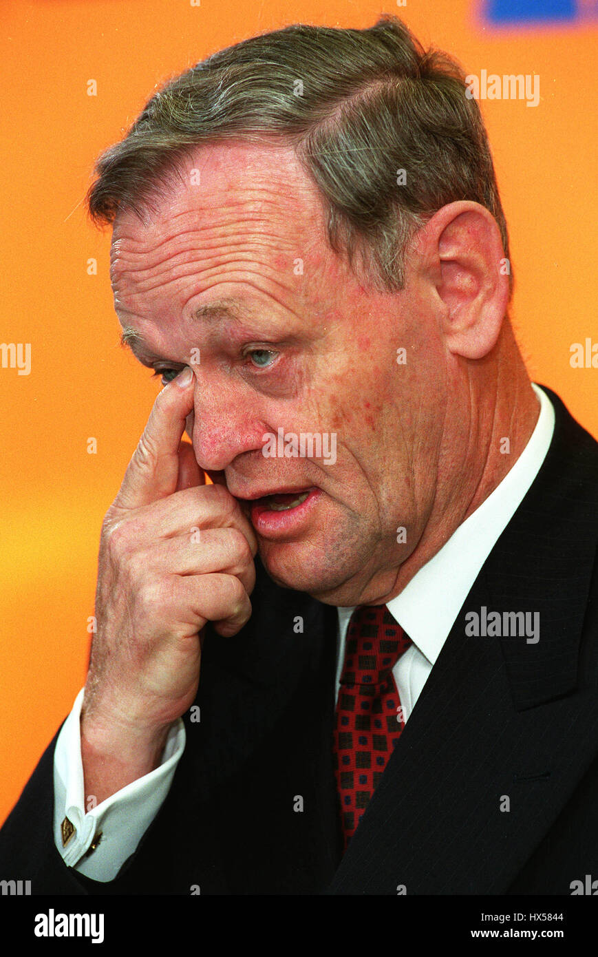 JEAN CHRETIEN PRIME MINISTER OF CANADA 21 June 1999 Stock Photo - Alamy
