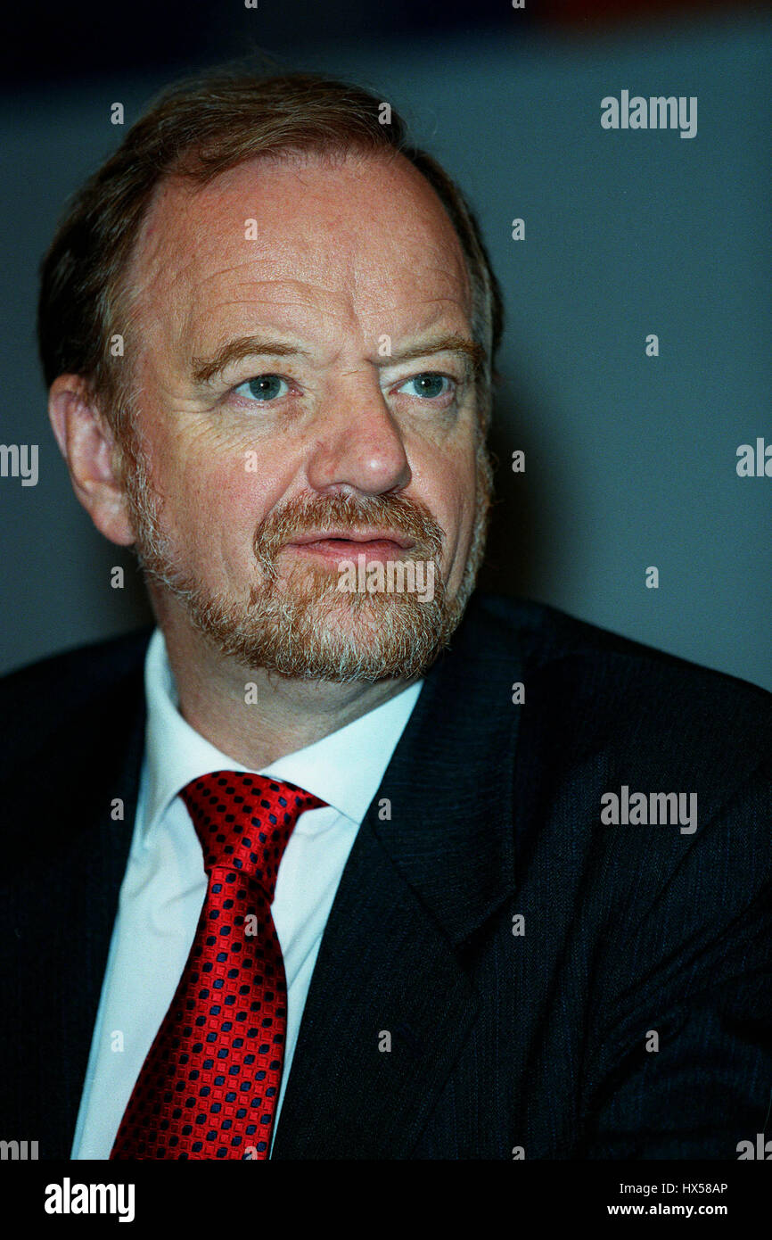 ROBIN COOK MP FOREIGN SECRETARY 12 October 1998 Stock Photo - Alamy