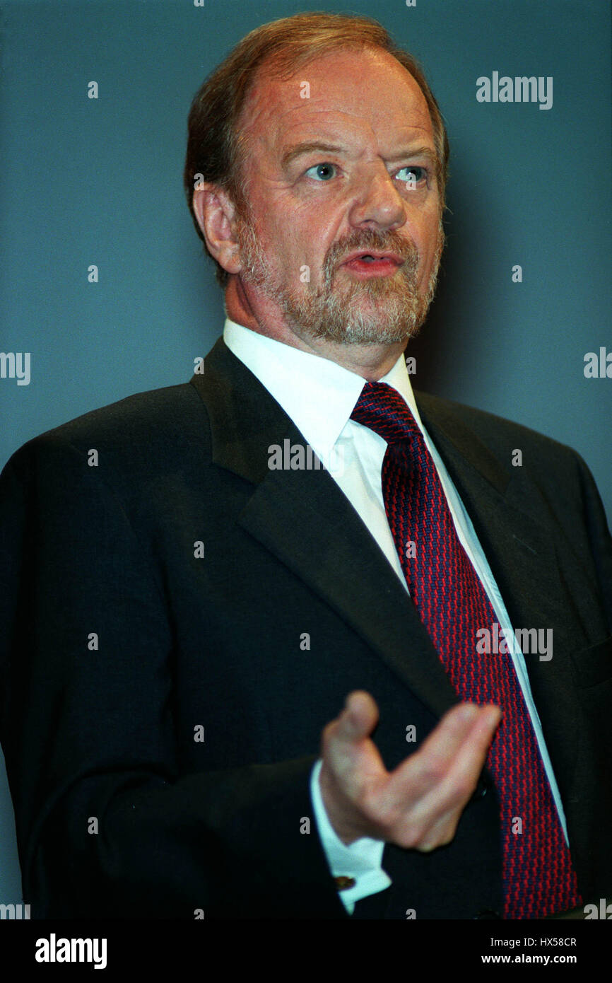 ROBIN COOK MP FOREIGN SECRETARY 12 October 1998 Stock Photo - Alamy