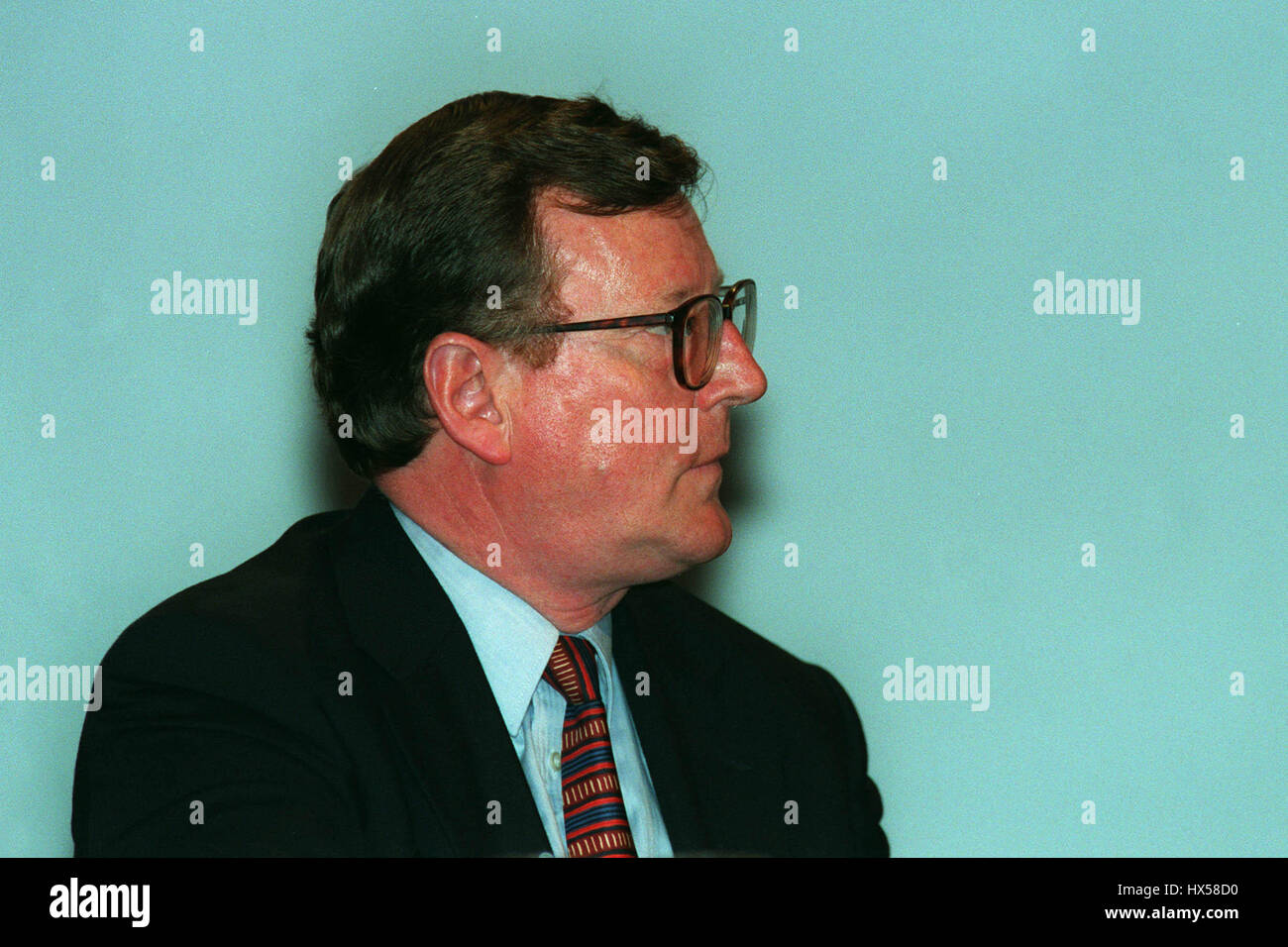DAVID TRIMBLE FIRST MIN. NORTHERN IRELAND 12 October 1998 Stock Photo ...