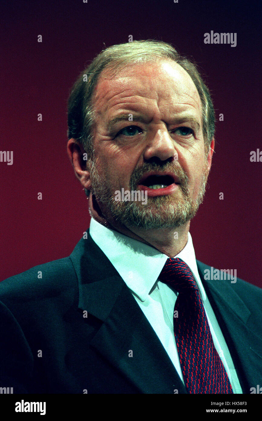 ROBIN COOK MP FOREIGN SECRETARY 12 October 1998 Stock Photo - Alamy