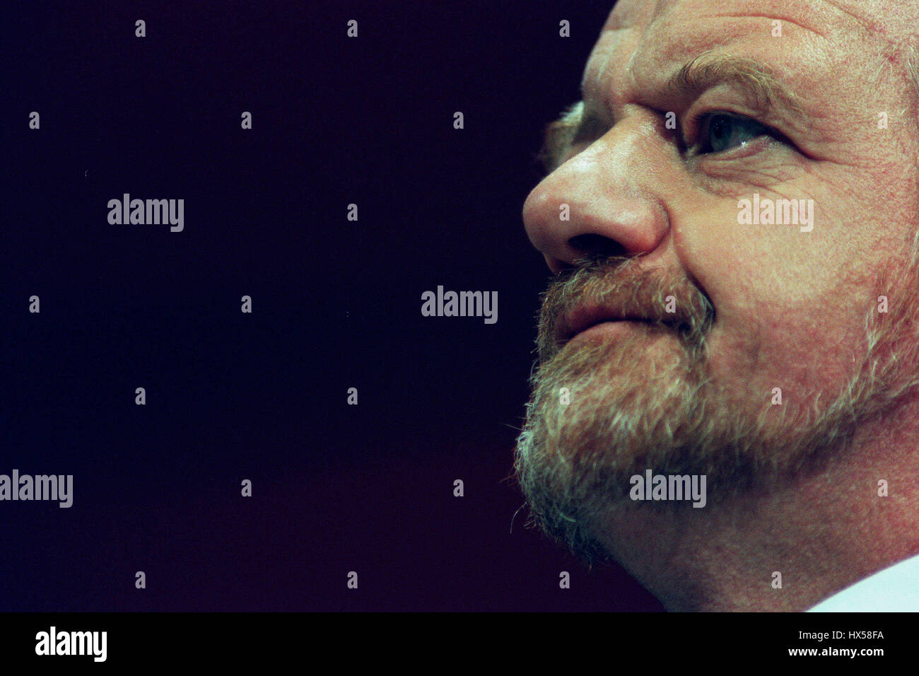 ROBIN COOK MP FOREIGN SECRETARY 12 October 1998 Stock Photo - Alamy