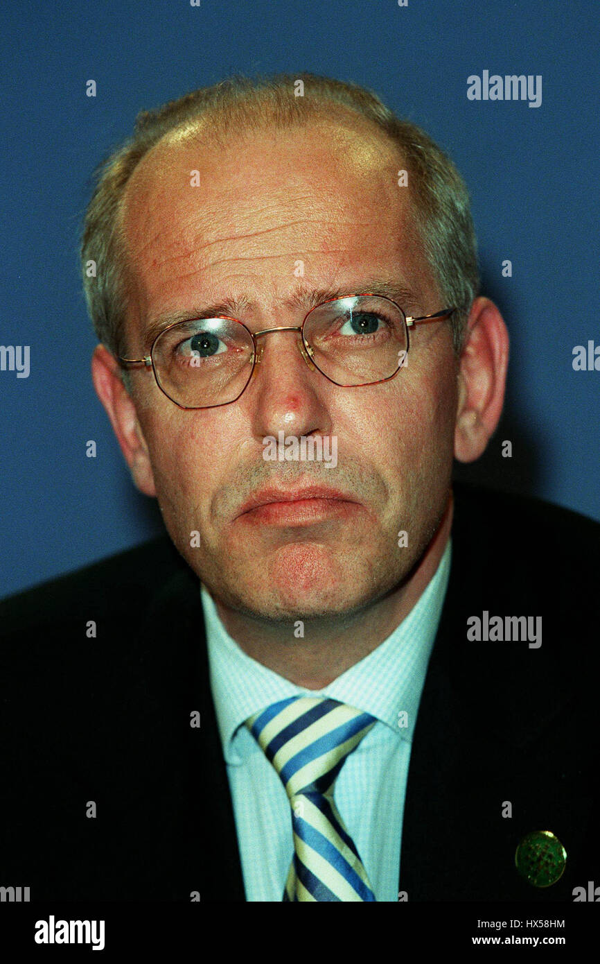 GERRIT ZALM FINIANCE MIN. OF NETHERLANDS 13 July 1998 Stock Photo - Alamy