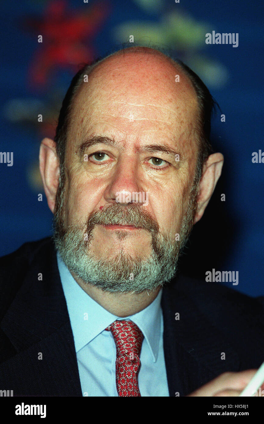 Gil robles hi-res stock photography and images - Alamy