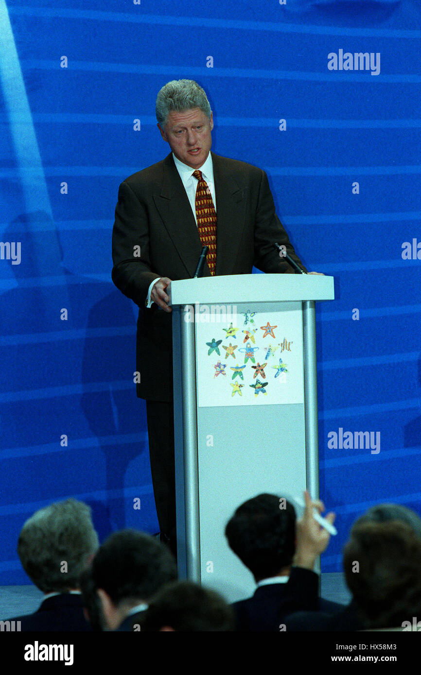 BILL CLINTON PRESIDENT OF THE U.S.A. 20 May 1998 Stock Photo - Alamy