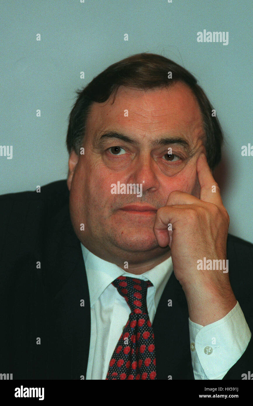 JOHN PRESCOTT MP DEPUTY LABOUR LEADER 01 October 1998 Stock Photo - Alamy