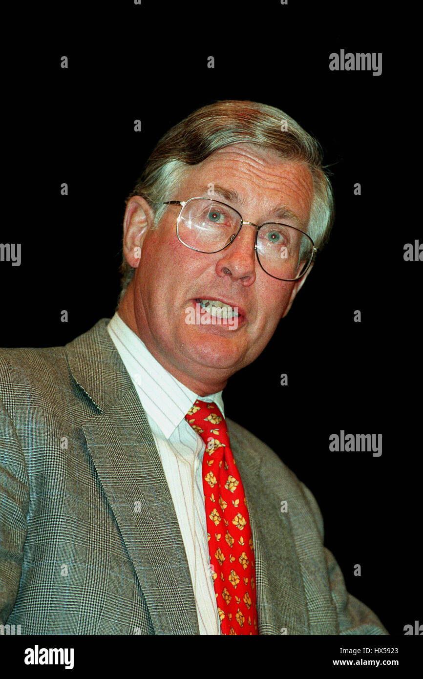 The environment minister michael meacher hi-res stock photography and ...