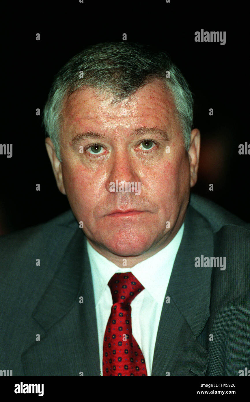 Labour mp for east kilbride hi-res stock photography and images - Alamy