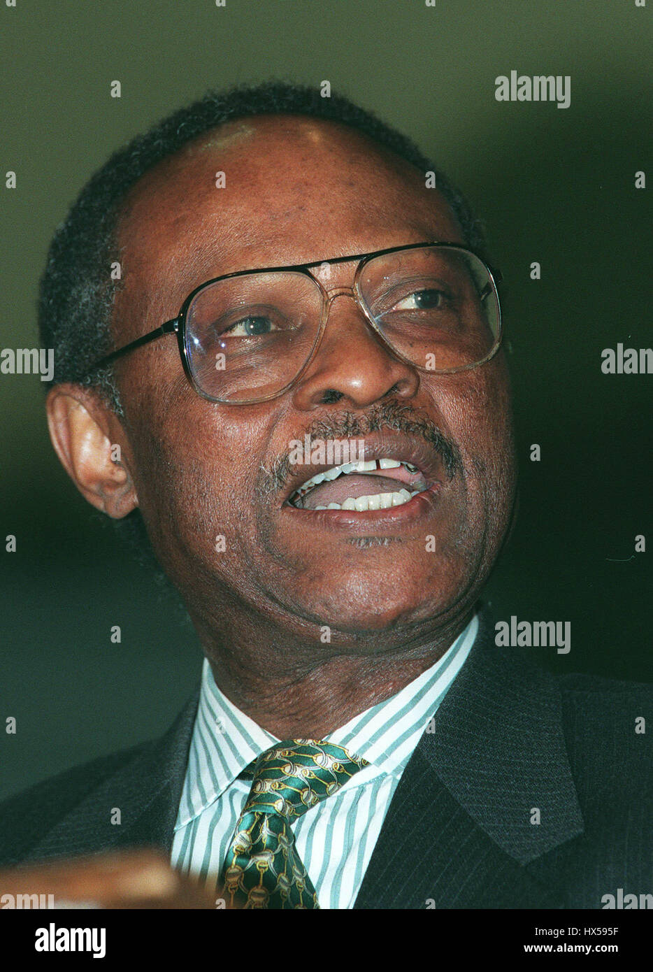 CHIEF EMEKA ANYAOKU COMMONWEALTH SECRETARY-GENERAL 09 December 1997 ...