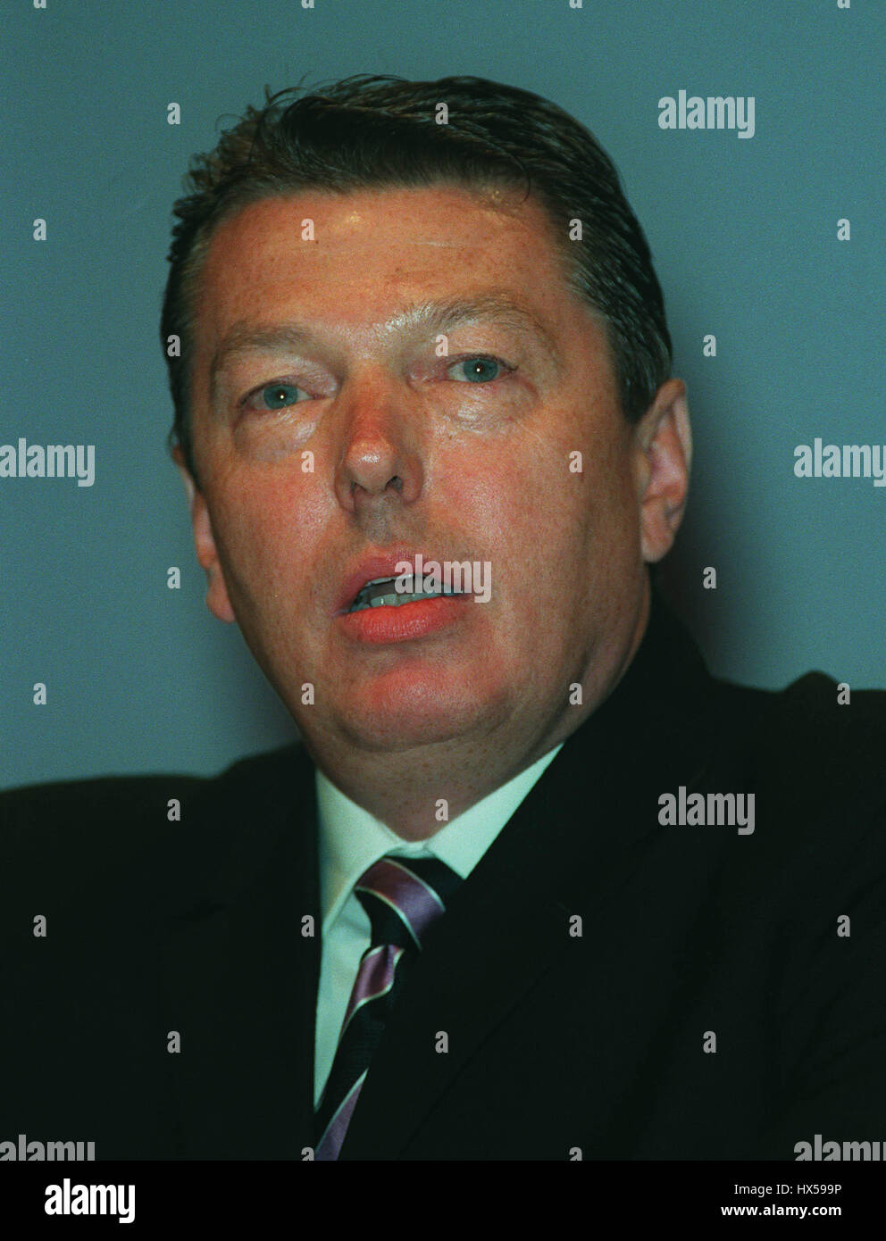 ALAN JOHNSON MP LABOUR PARTY HULL WEST 04 November 1997 Stock Photo - Alamy