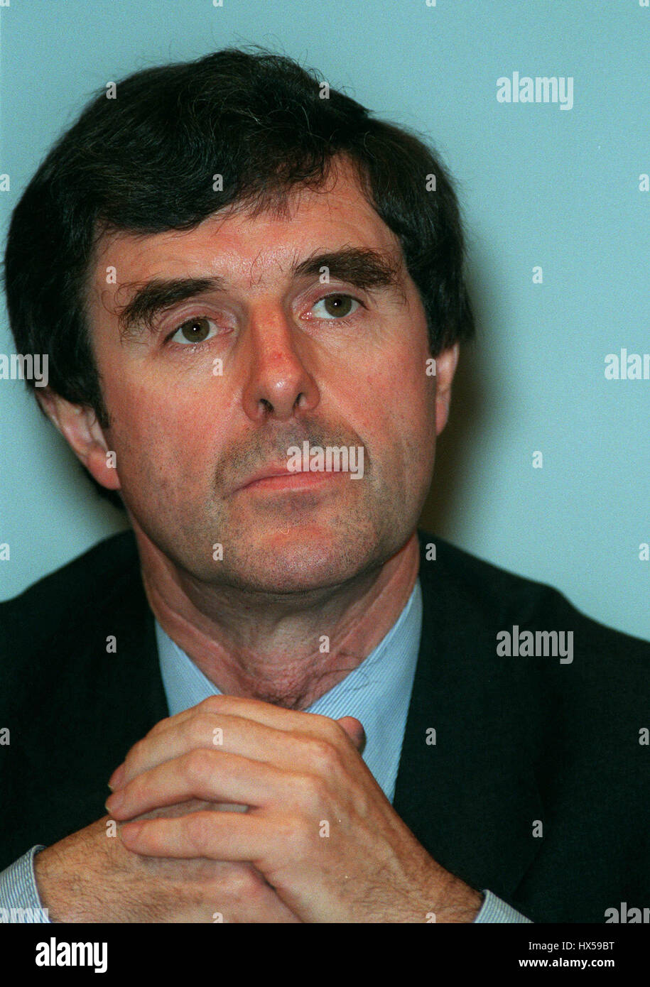 GAVIN STRANG MP MINISTER FOR TRANSPORT 31 October 1997 Stock Photo - Alamy
