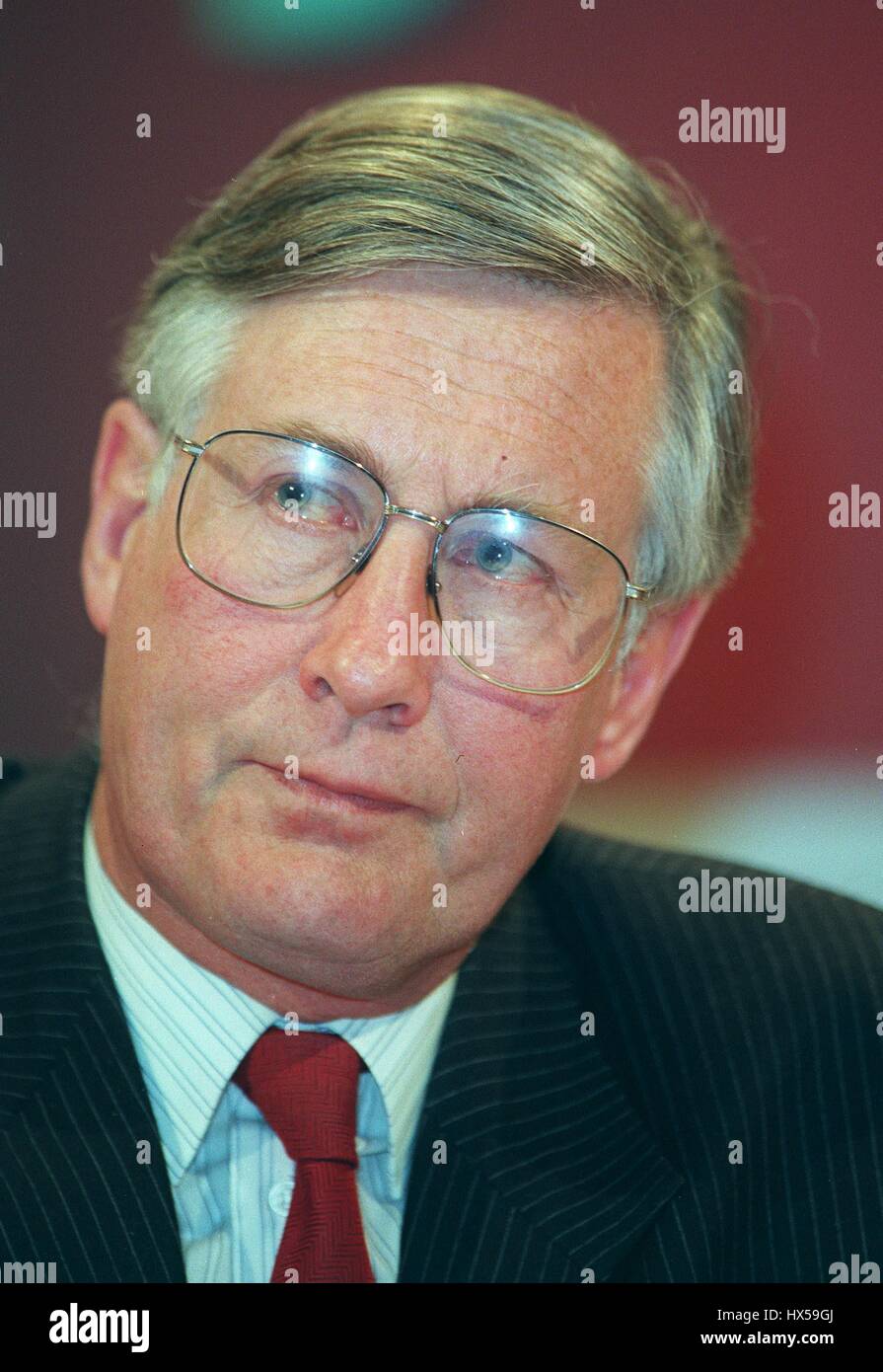 MICHAEL MEACHER MP ENVIRONMENT MINISTER 03 May 1997 Stock Photo - Alamy