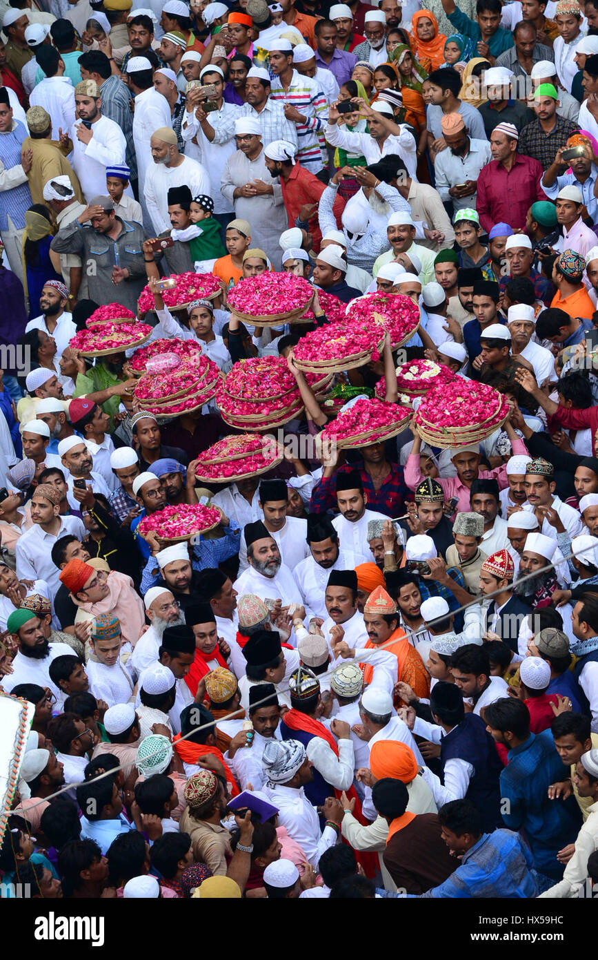 India. 24th Mar, 2017. Muslim devotees gather to attend the flag ...