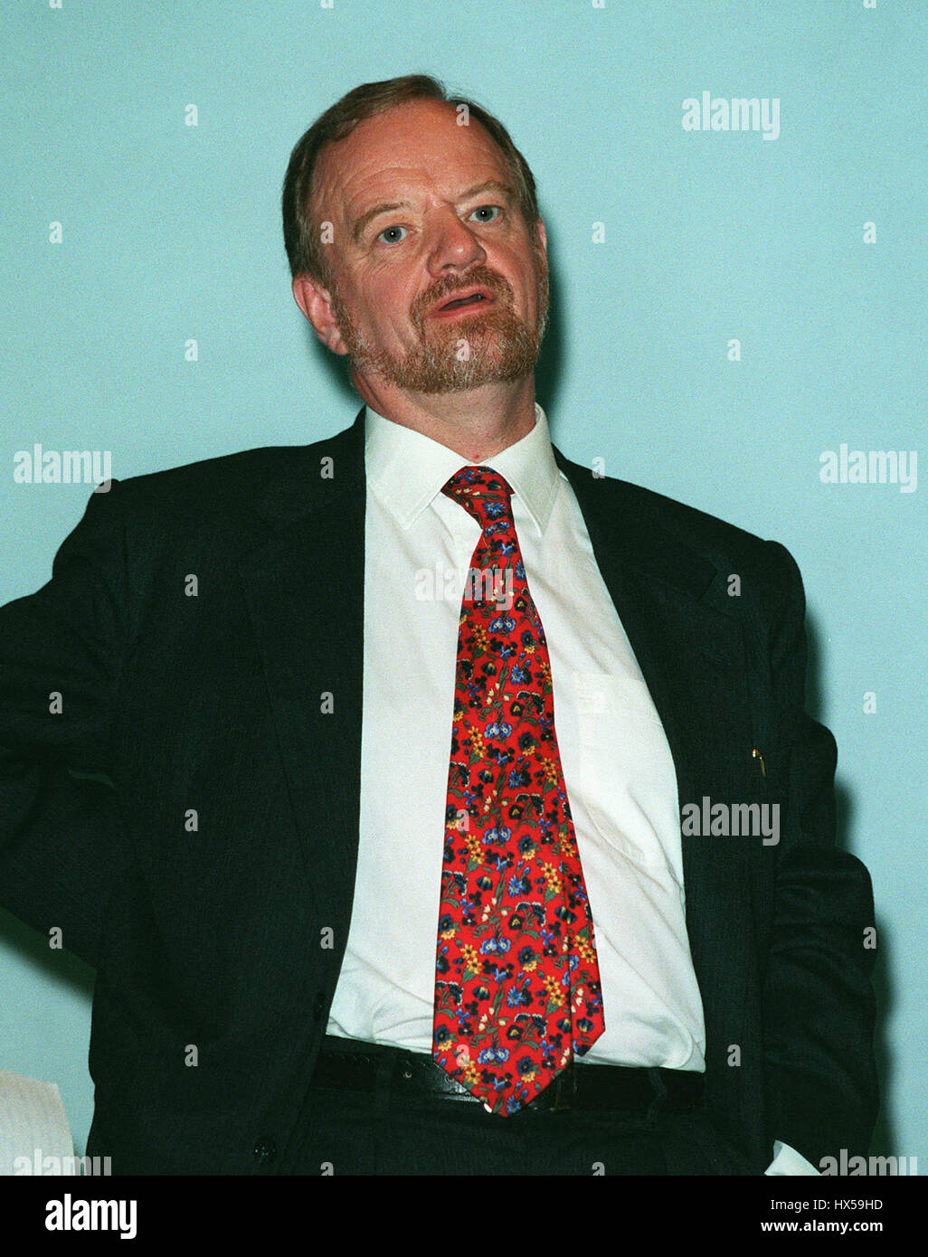 ROBIN COOK MP FOREIGN SECRETARY 30 October 1997 Stock Photo - Alamy