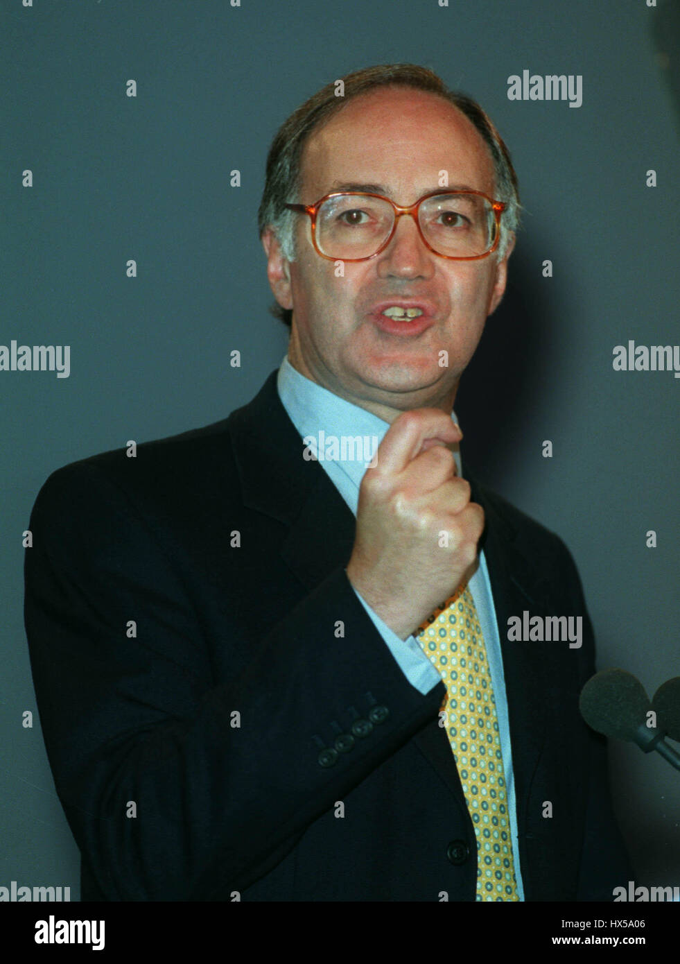 MICHAEL HOWARD QC MP SHADOW FOREIGN SEC. 15 October 1997 Stock Photo ...