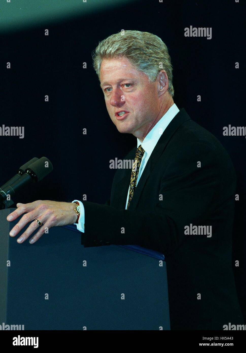 BILL CLINTON PRESIDENT OF THE U.S.A. 17 July 1997 Stock Photo - Alamy