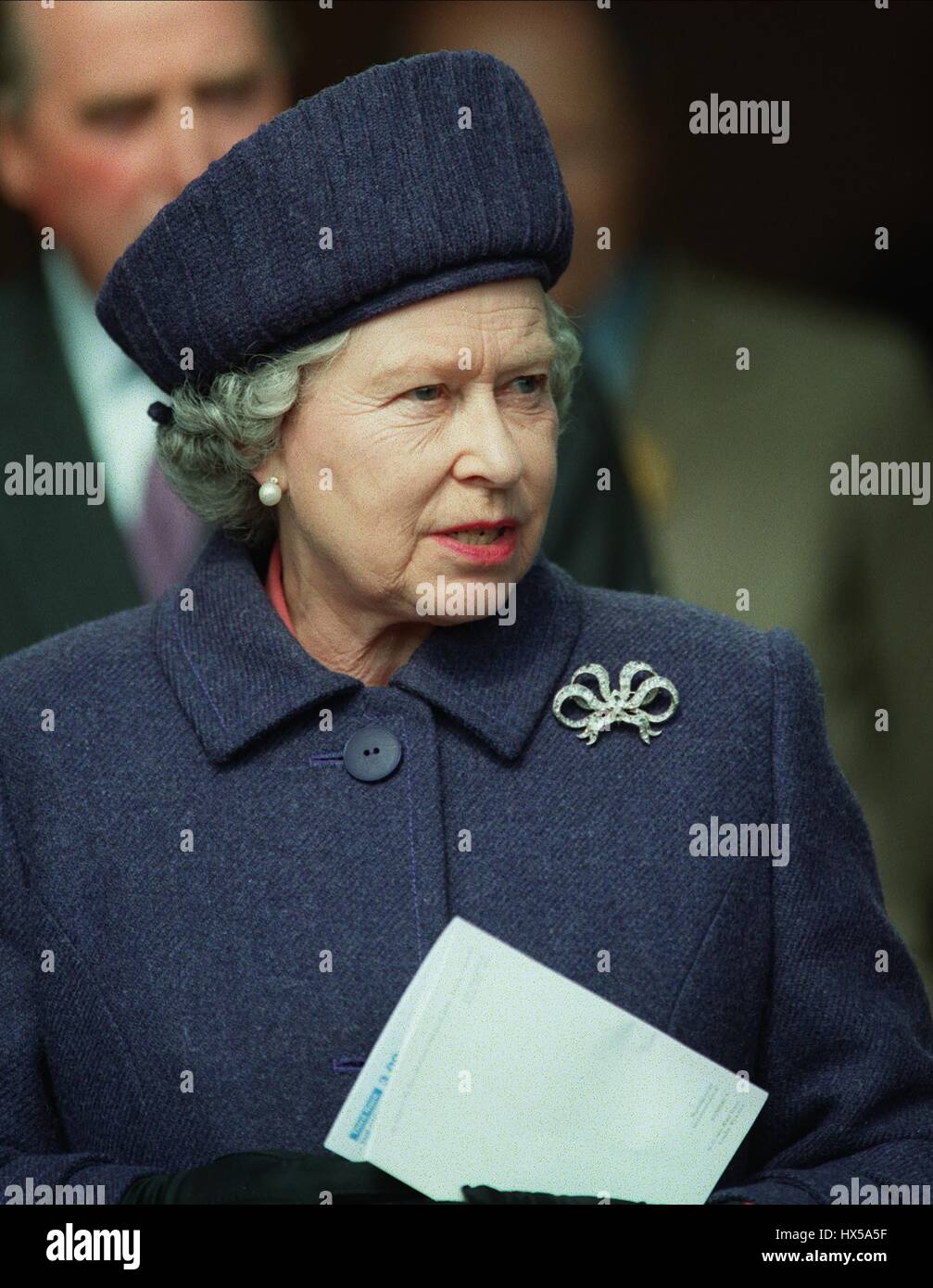 Queen elisabeth ii portrait hi-res stock photography and images - Alamy