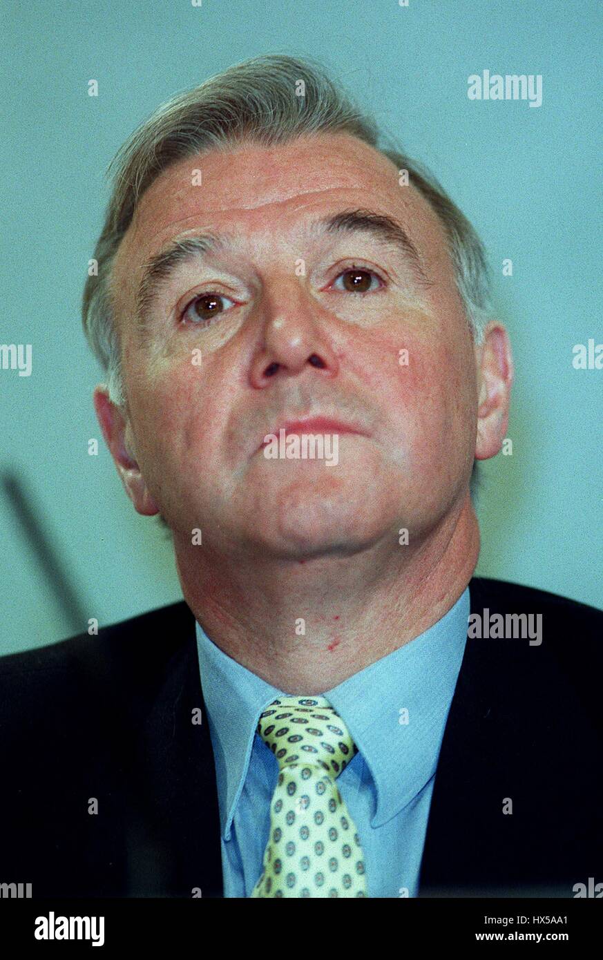 MALCOLM BRUCE MP LIBERAL DEMOCRAT PARTY 22 April 1997 Stock Photo - Alamy